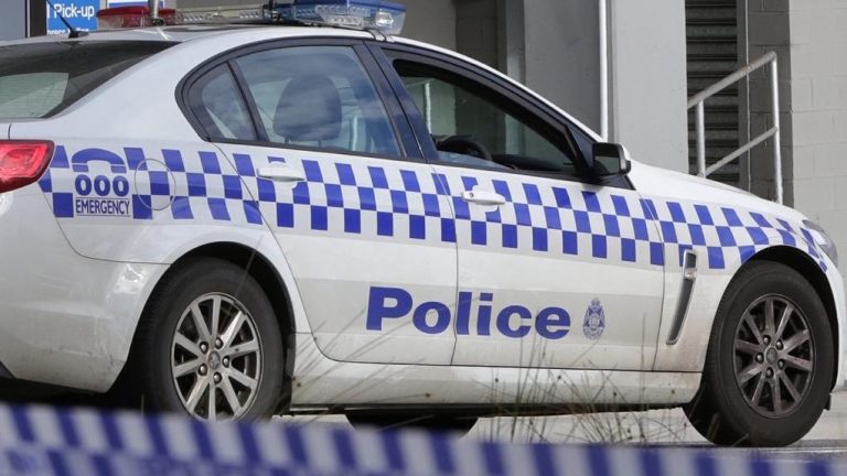 Police investigate fatal crash at Avoca - Australian Online News