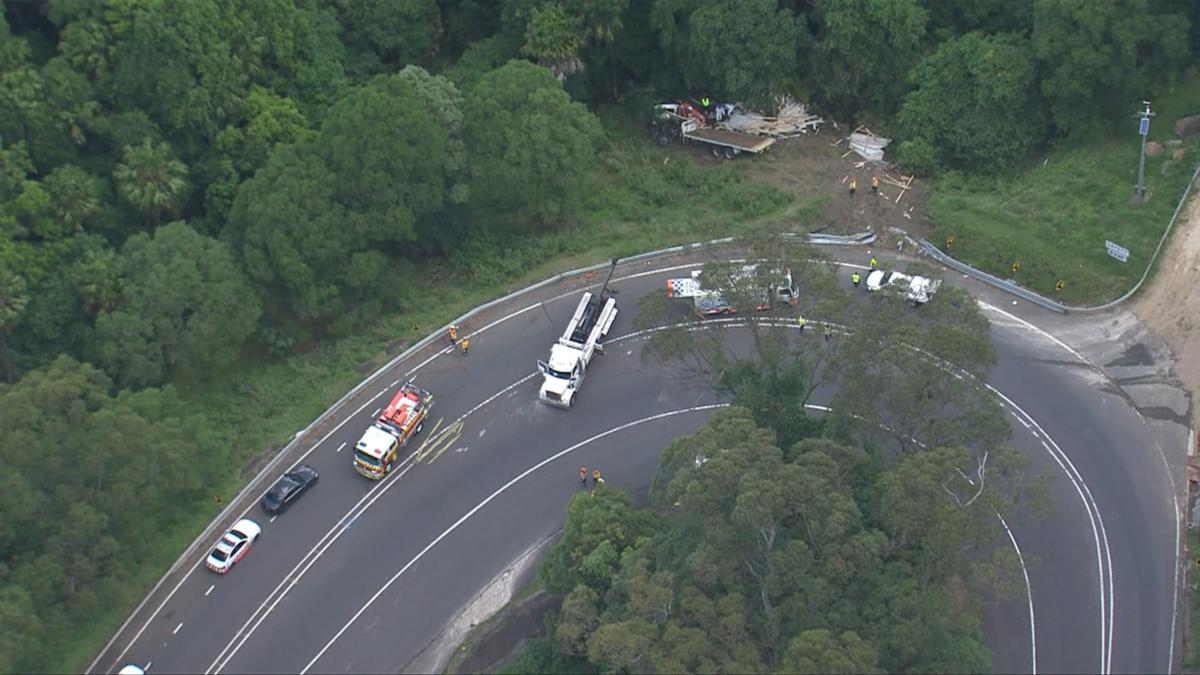 Truck driver dies in mountain pass crash on Princes Highway at Bulli ...
