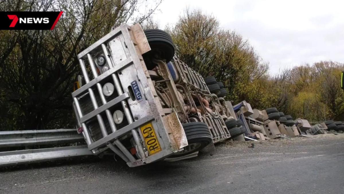 B-double truck crashes after missing bend on regional South Australian ...