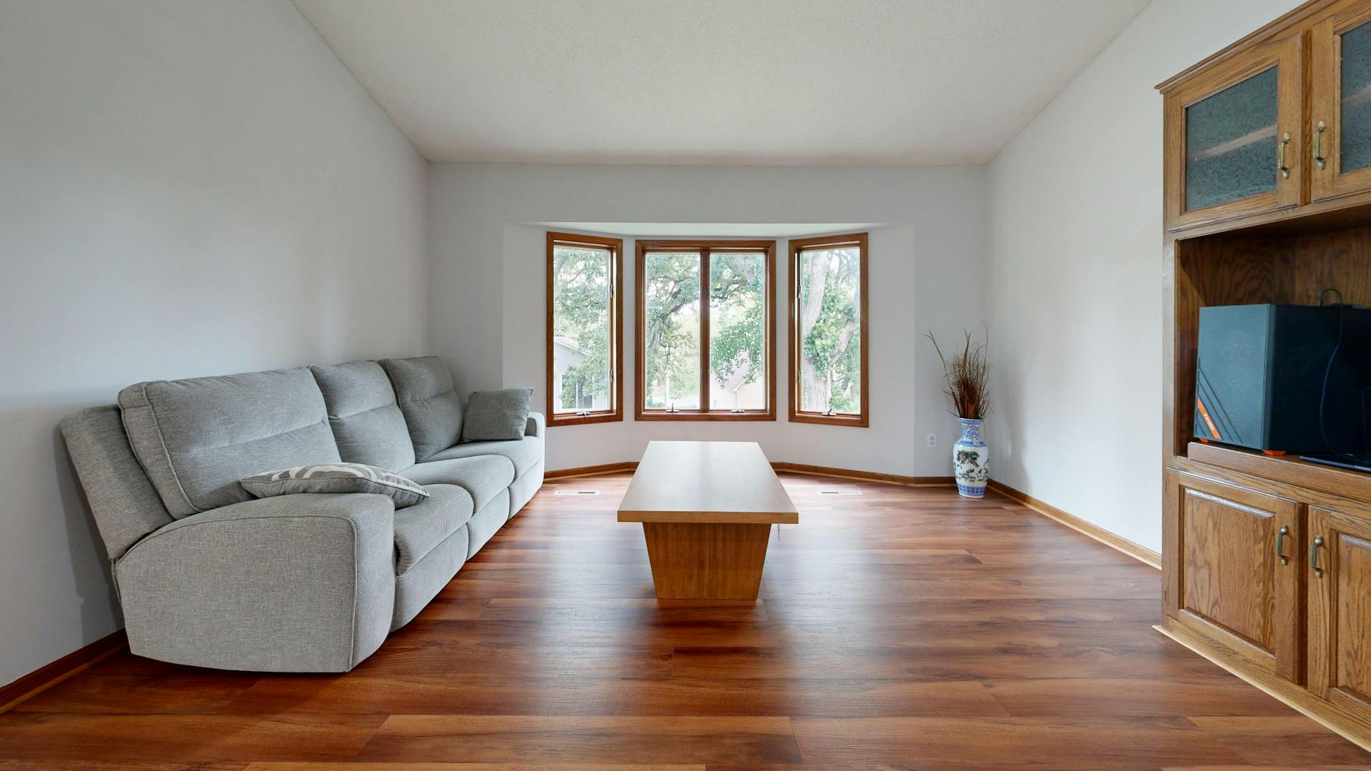 Give Your Home a Modern Boost With Bay Window Replacements in 2026 ...