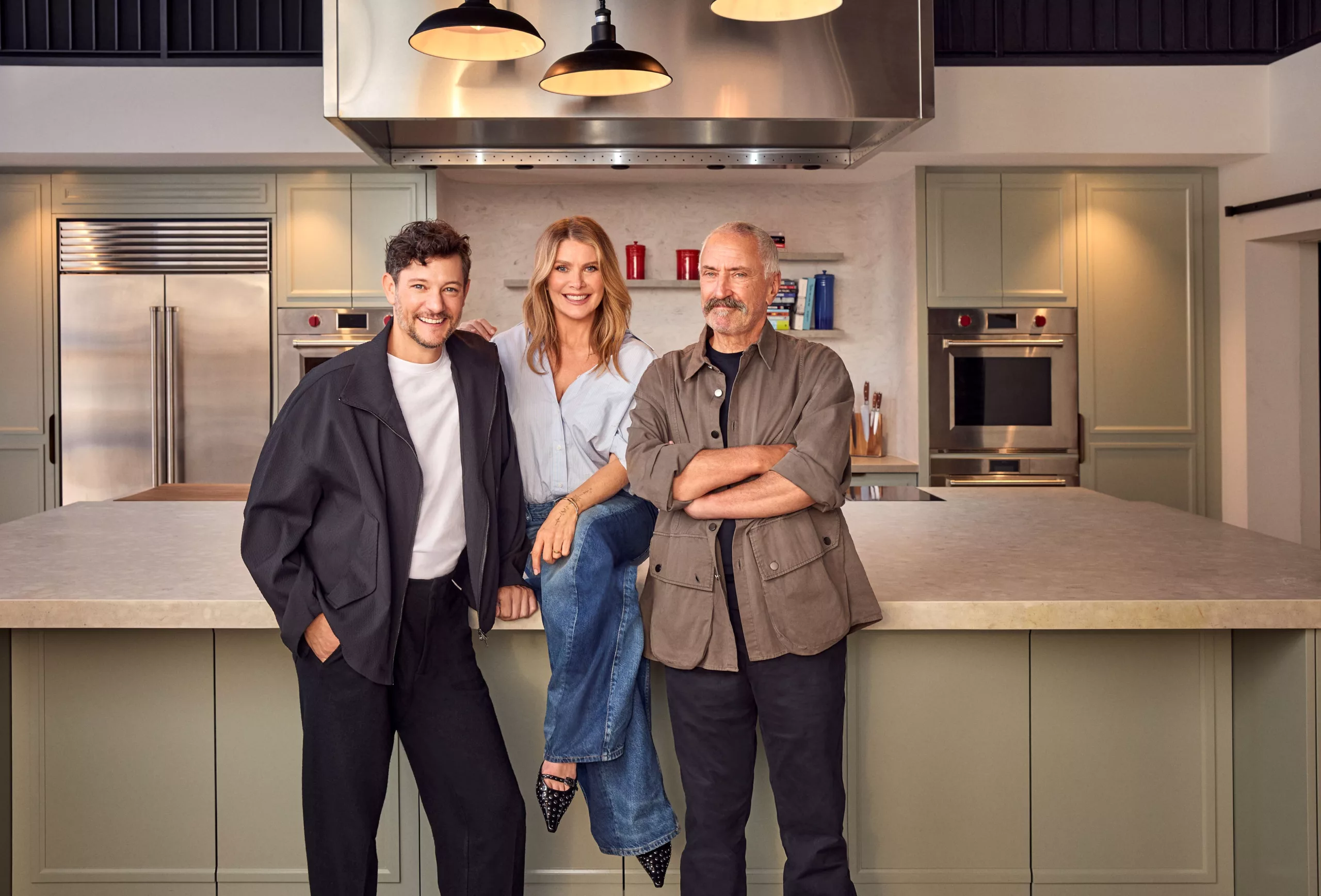 Nat Bass and Rob Mills slammed over ‘stunt casting’ in Waitress as ABC ...