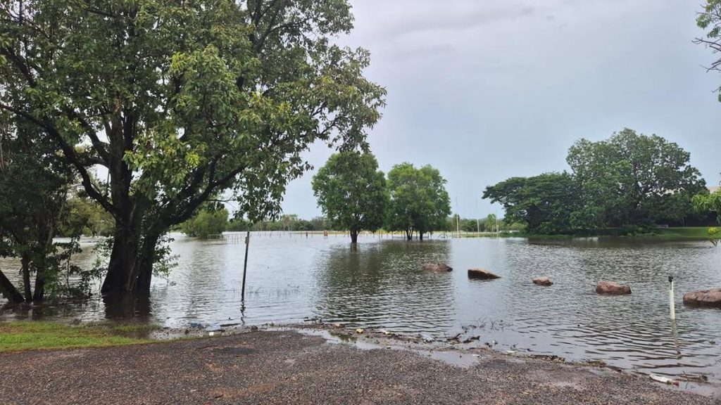 Daly River: Evacuated outback town inundated by huge volume of water ...