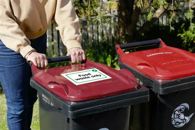 Northern Beaches residents trial burgundy bins as phase two of food ...