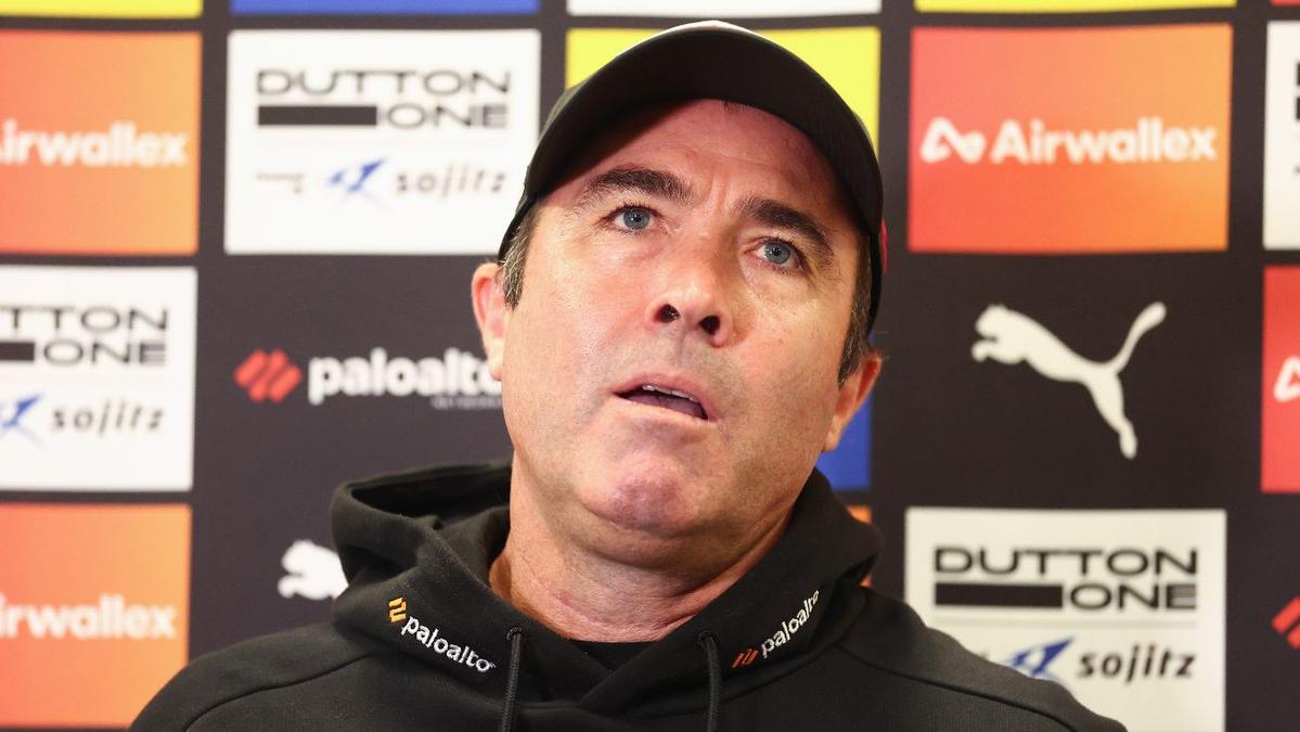 Embattled Essendon coach Brad Scott shuts down talk about rebuilding ...