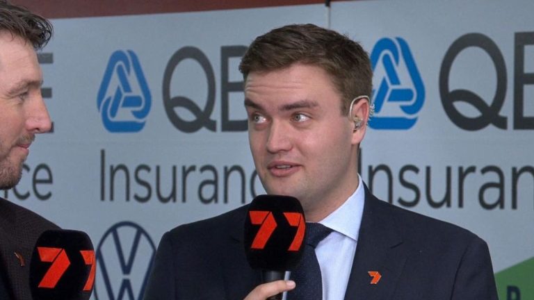 7NEWS reporter Xander McGuire drops burning Collingwood question about ...