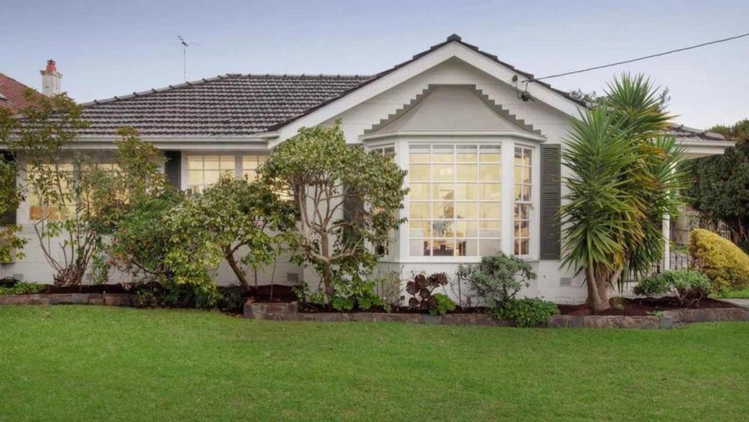 Former Collingwood player Murray Browne sells in Kew - Australian ...