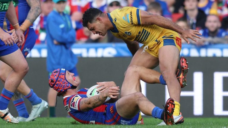 Kalyn Ponga bounces back from Origin nightmare to lead Knights to ...